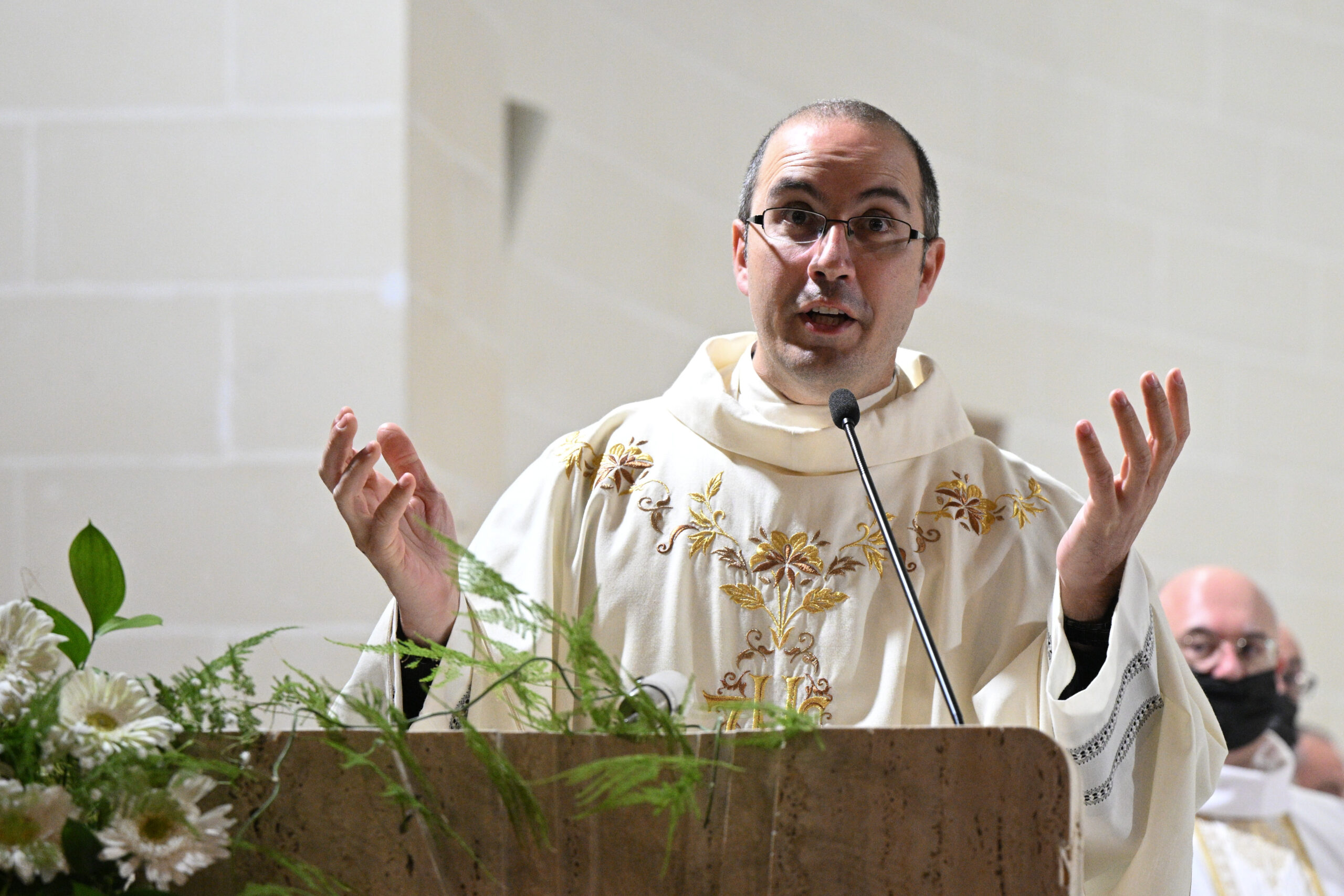 Fr Ronnie Zammit – Kappillan Santa Lucia – Flimkien